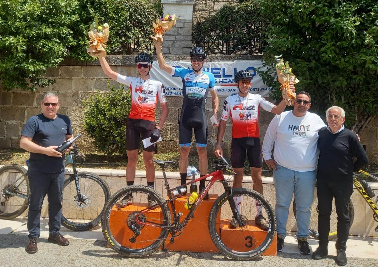 Cristian Cominelli vince in rimonta la XIV Marathon Monte Calvo di ...